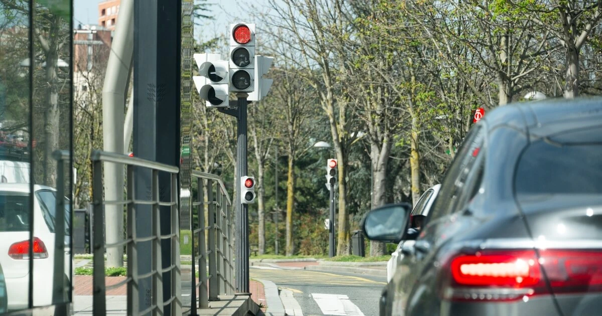 Are Red Light Runners Always Liable? | Pfeifer Morgan & Stesiak